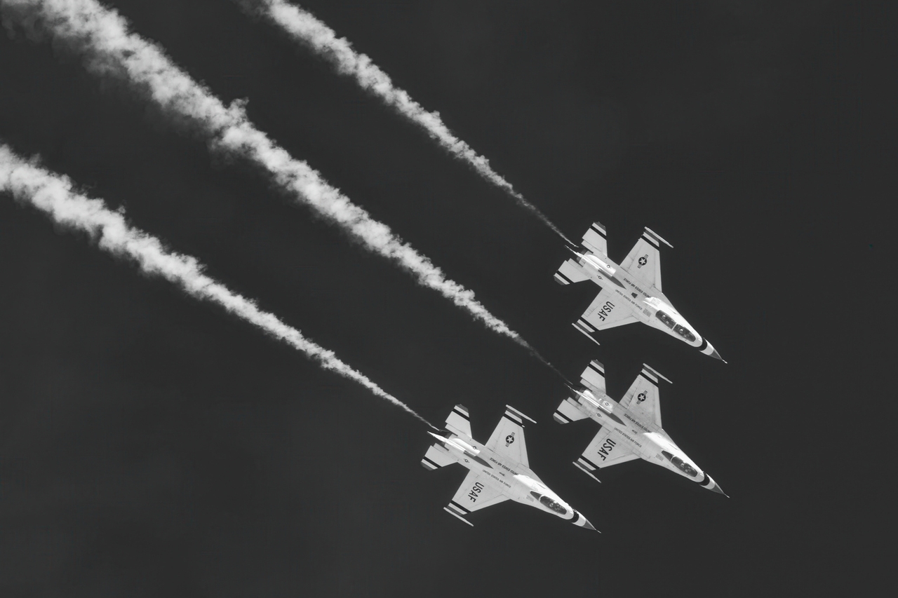 I Prefer Lockheed Martin Over RTX Amid Military Expenditure Surge (NYSE ...