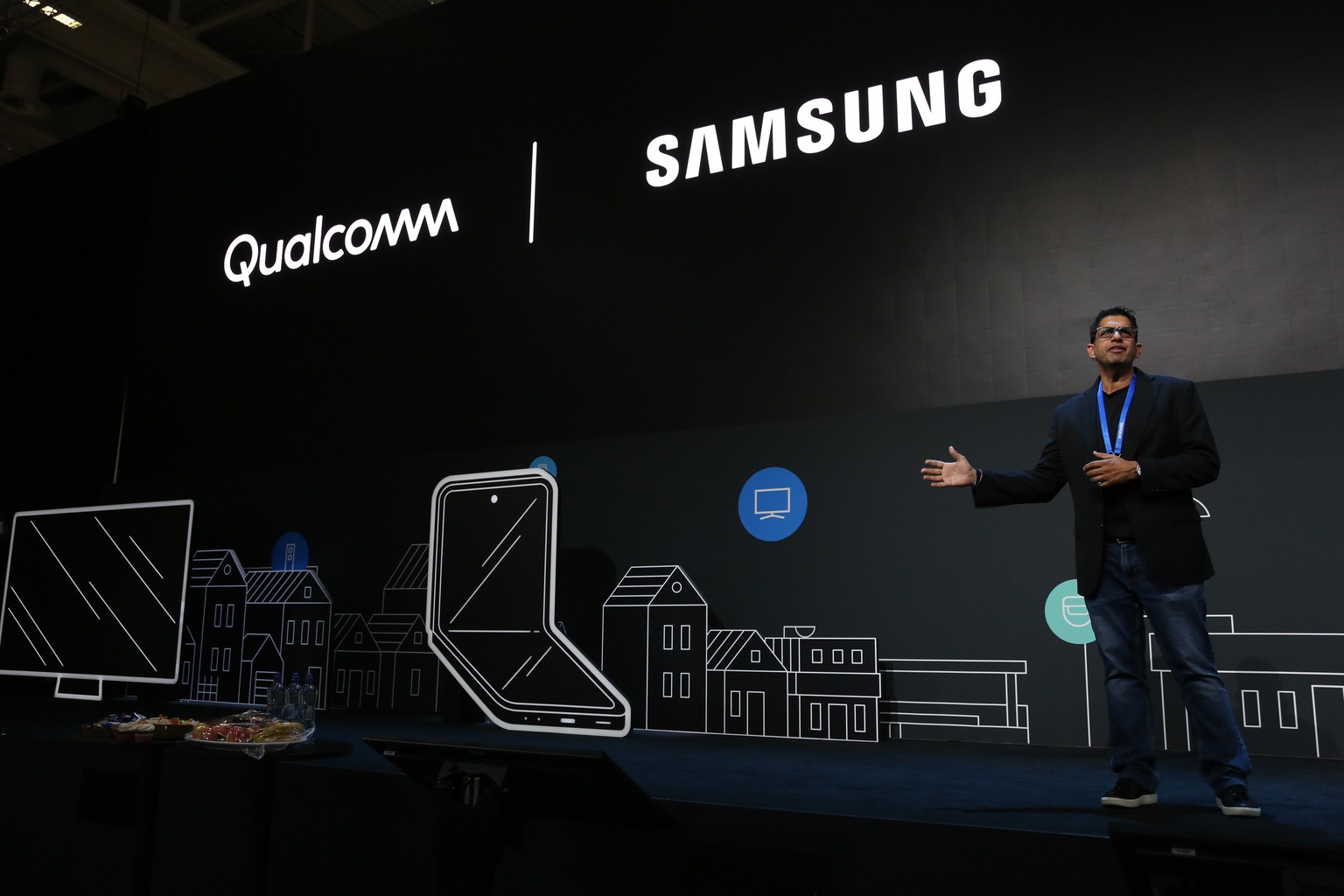 Qualcomm Stock: Take Time To Savor Its AI Gains (NASDAQ:QCOM) | Seeking Alpha