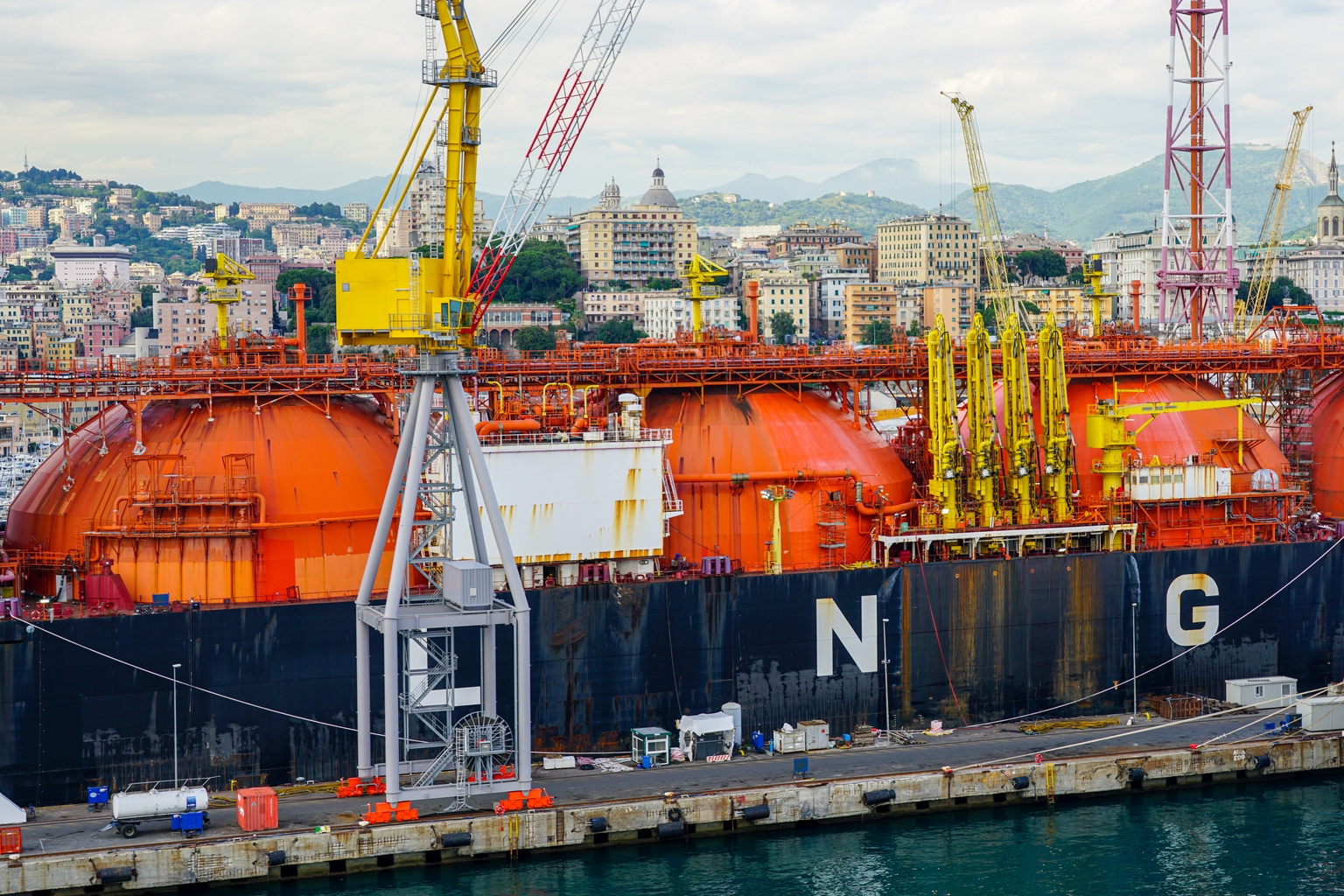 LNG Shipping Stocks: An Uncertain Future Amid Spot Rate Pressures ...