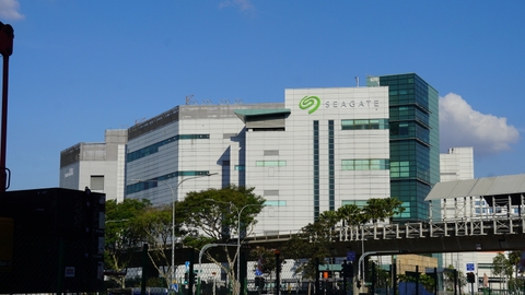 Seagate Stock: With Minimal Tariff Impact, Full Steam Ahead (NASDAQ:STX ...