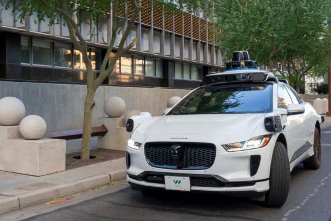 Robotaxi race: Waymo is off to a strong start in Austin and gaining ...