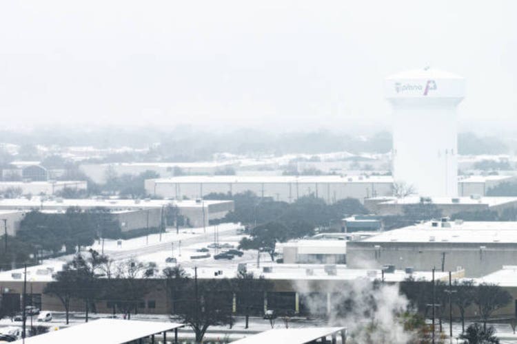 Deep freeze knocks Texas energy and industrial operations offline (XLE ...
