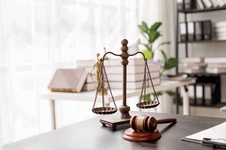 Thomson Reuters integrating Anthropic's Claude into legal assistant ...