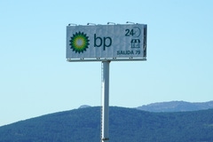 Ousted BP Chair Albert Manifold fights back against dismissal (BP:NYSE ...