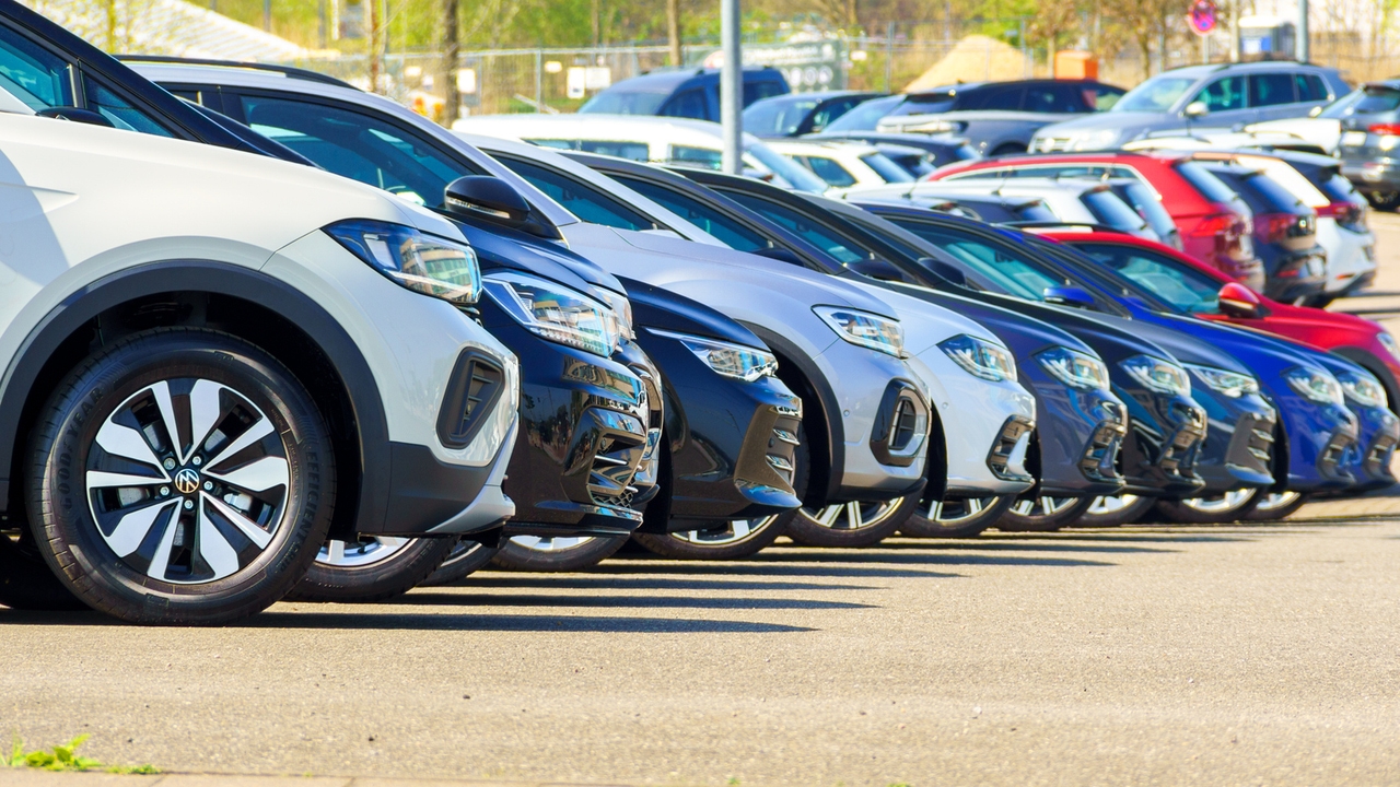 America's Car-Mart plunges om report it's seeking rescue financing ...