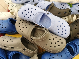 Crocs gains after Baird turns bullish (CROX:NASDAQ) | Seeking Alpha