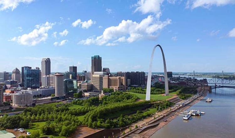 St. Louis Fed's Alberto Musalem can support raising or lowering policy ...