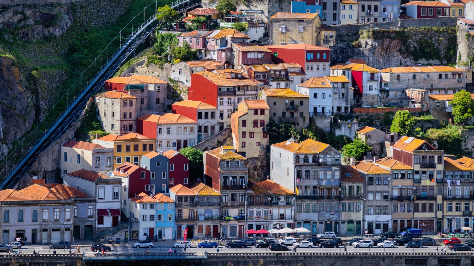 EDP: No Major Value Angle, Slow Deleveraging With Current Dividend ...