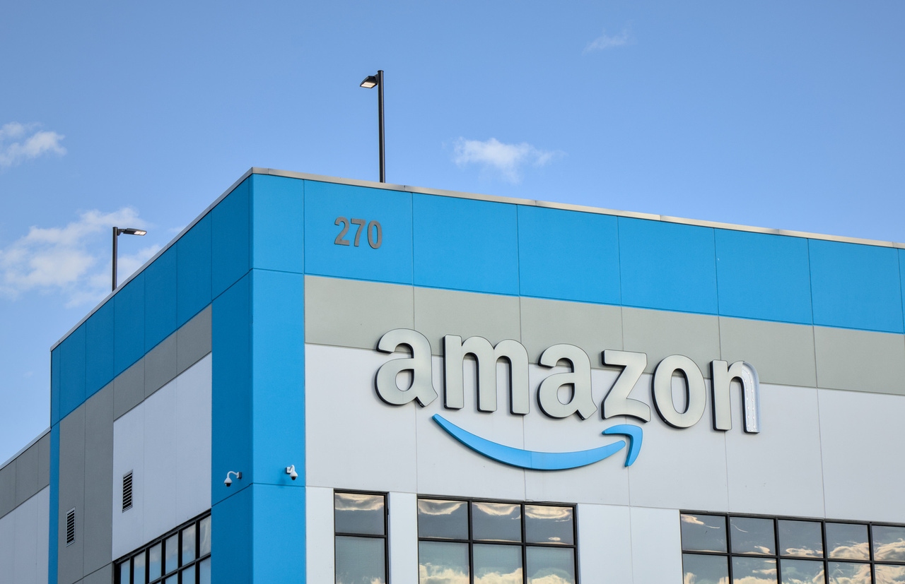 Amazon is in talks to sell custom AI chips to data center customers ...
