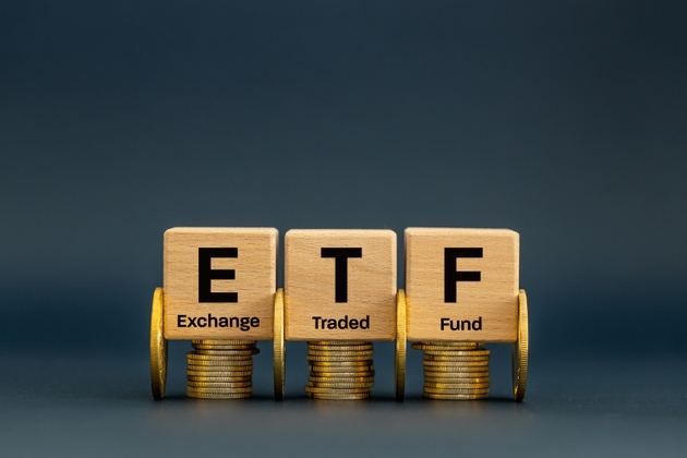 These 10 ETFs Are My 'Core' Heading Into 2026, How I'm Using Them ...