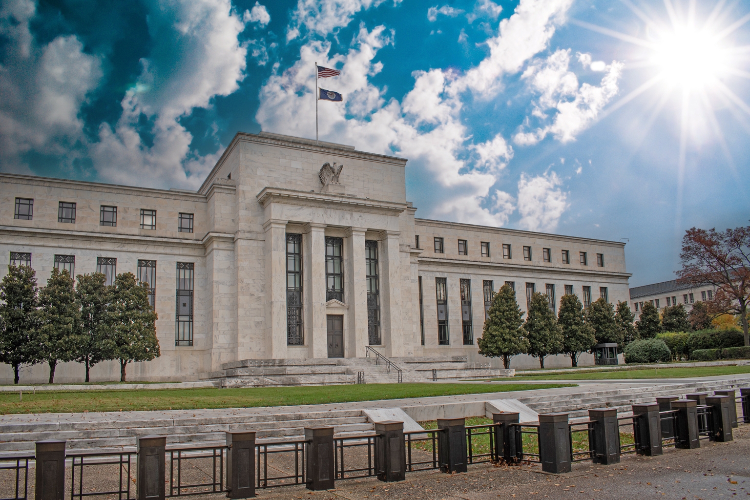 Weekly Treasury Simulation: 50,000 No-Arbitrage Heath-Jarrow-Morton ...