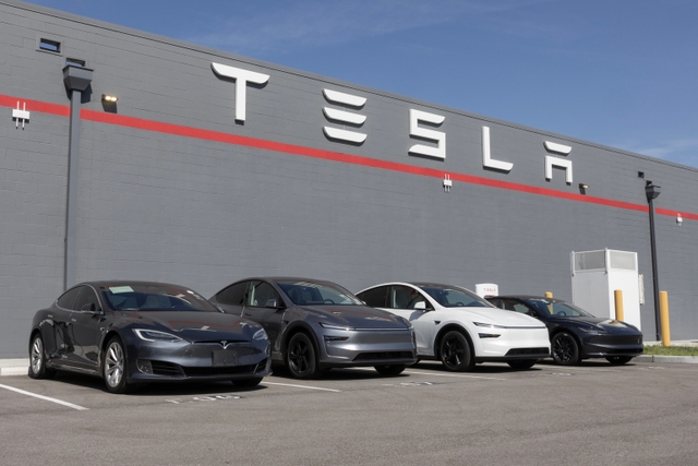 Tesla to invest nearly $2B in Elon Musk's xAI | Seeking Alpha