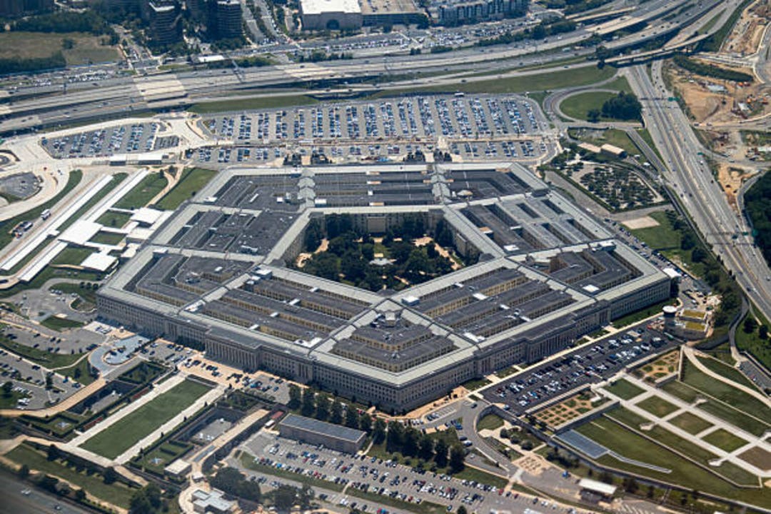 Top news outlets refuse to sign Pentagon's new press policy (NWS:NASDAQ ...