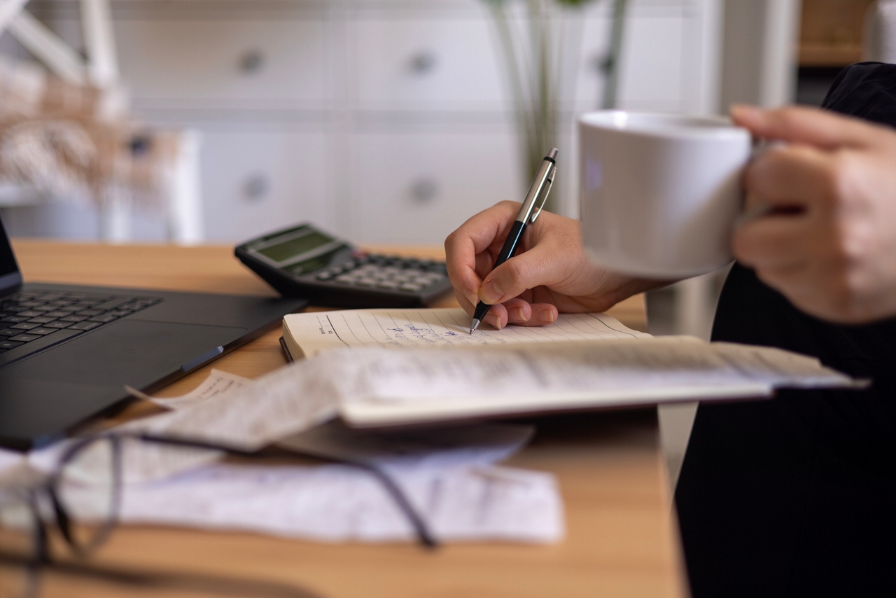 Private credit funds face massive redemption wave as wealthy investors ...