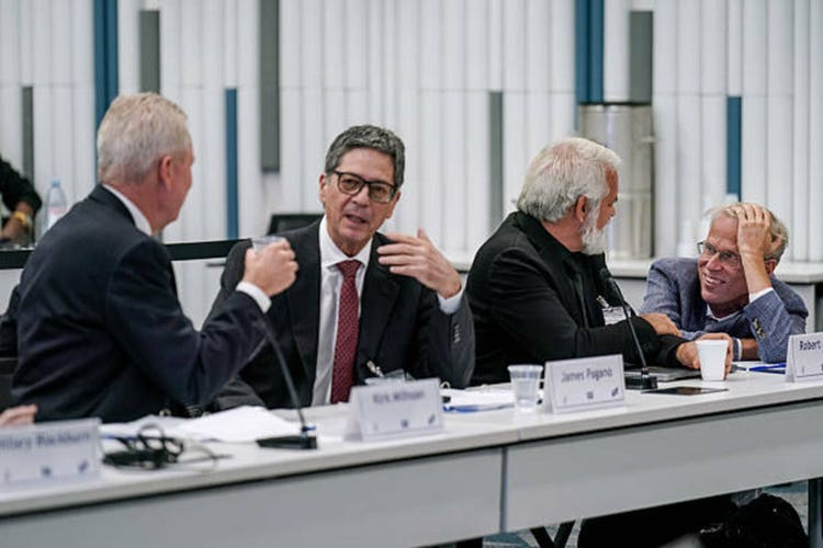 CDC vaccines panel votes unanimously to change COVID-19 vaccine ...