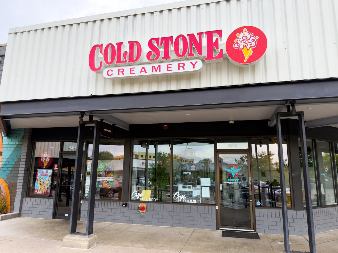 MTY Food Group: All Eyes Are On The Strategic Review As Cash Keeps ...