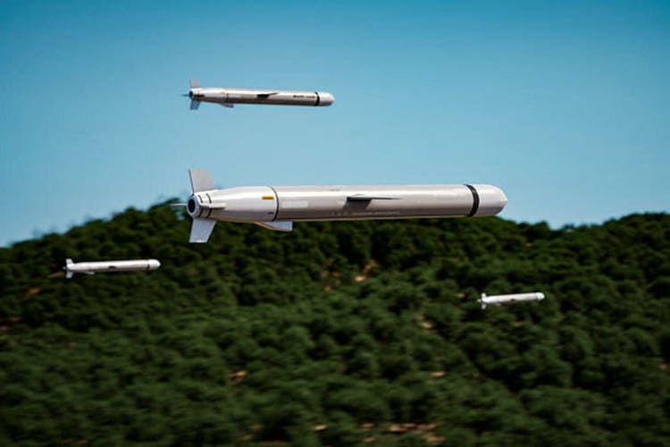 Trump weighs sending long-range Tomahawk missiles to Ukraine in bid to ...