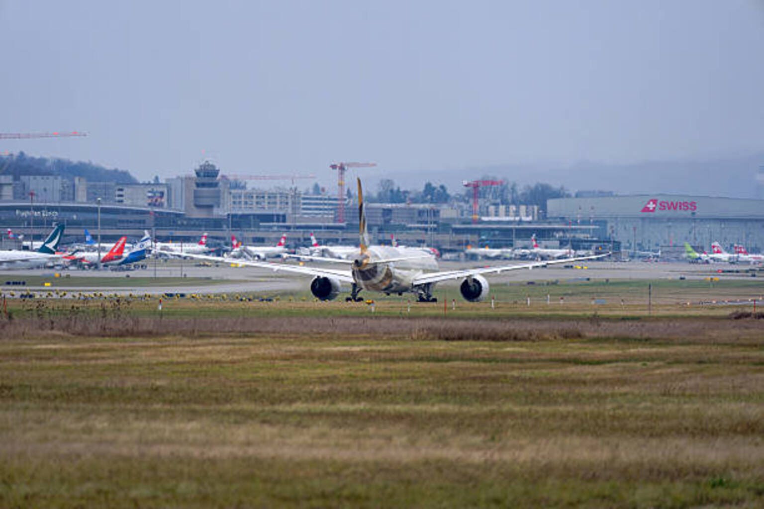 Delta orders up to 60 Boeing 787 jets for long-haul fleet renewal (BA ...
