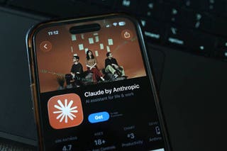 Anthropic's Claude now automates tasks on Macs via smartphone | Seeking ...