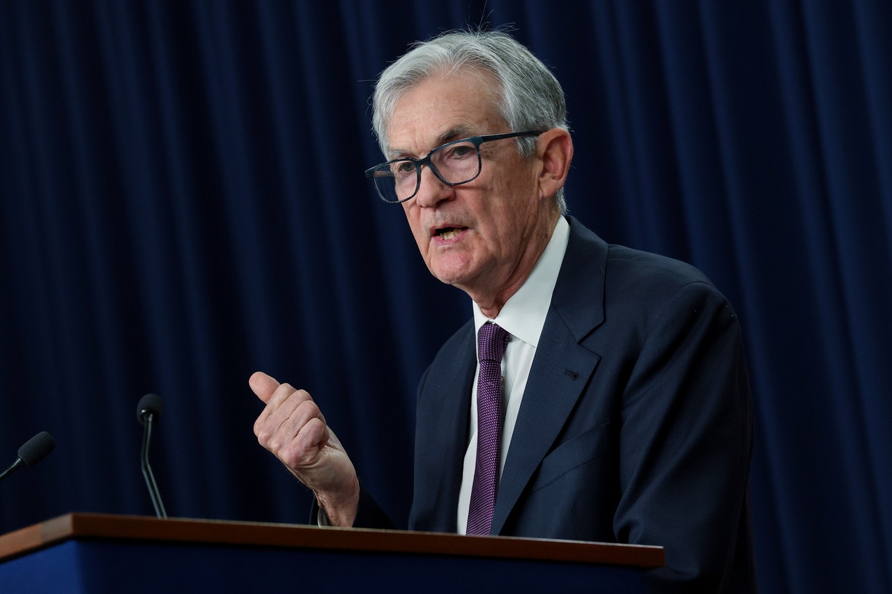 Jerome Powell to stay on Fed board for a time after chair term ends ...