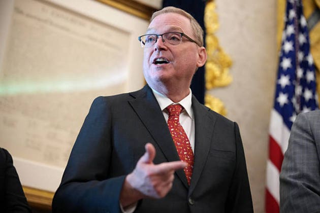 Hassett foresees oil relief, sees room for Fed cuts if energy prices ...