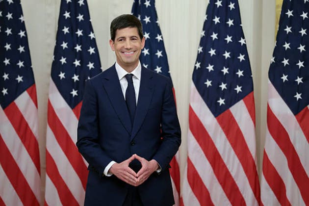 Kevin Warsh is sworn in as Federal Reserve chair | Seeking Alpha
