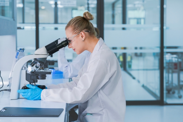 Apogee: "Hold" On AbbVie $10.9B Buyout And Extended Half-Life IL-13 ...
