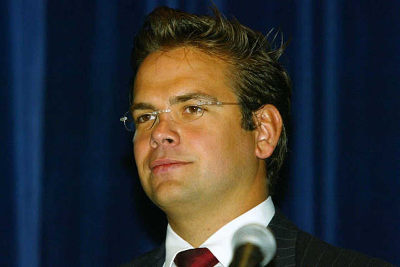 Fox CEO confirms plans for DTC streaming service by end of 2025 (FOXA ...