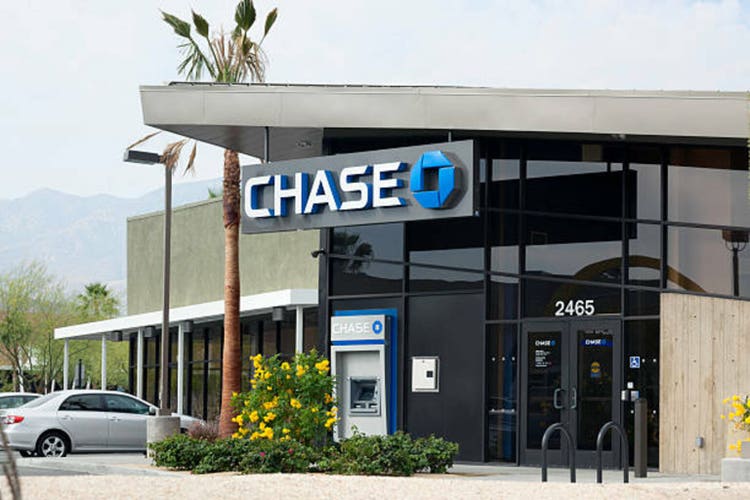 JPMorgan Chase boosts 2025 guidance after Q2 double-beat, helped by markets growth (JPM:NYSE ...