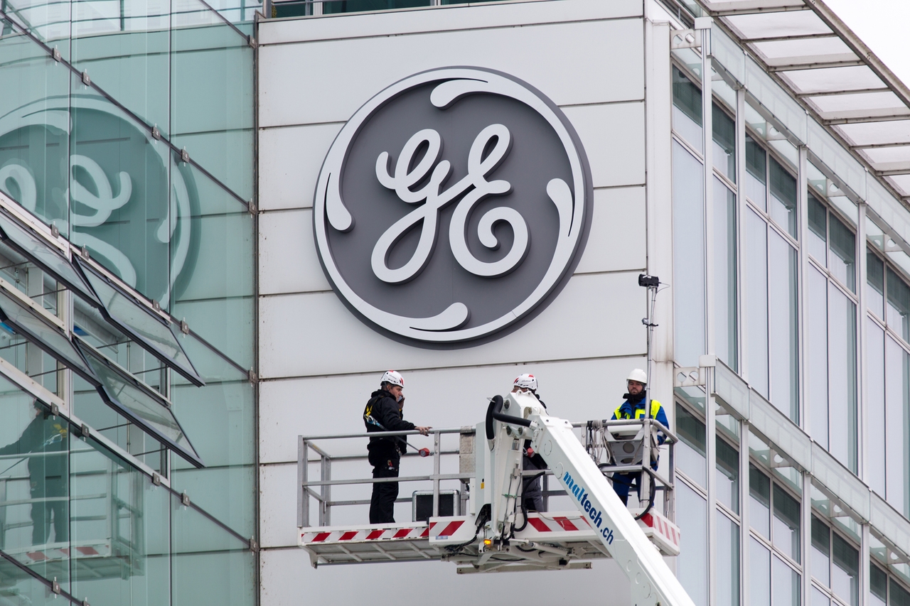 Why is GE Aerospace’s stock down today? GE Vernova spinoff (NYSE:GE ...