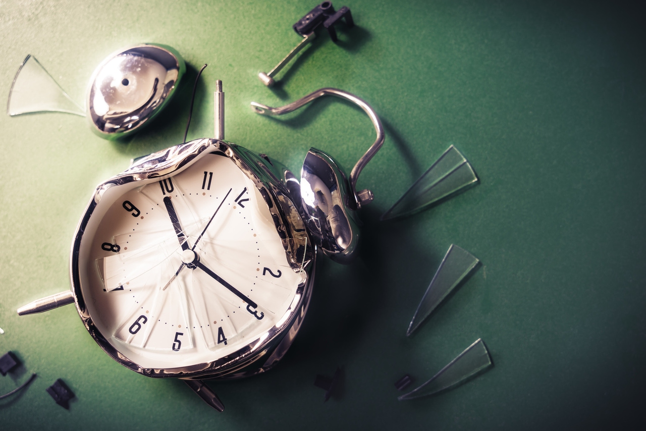 The 'Broken Clock' Fallacy And The Art Of Contrarianism | Seeking Alpha