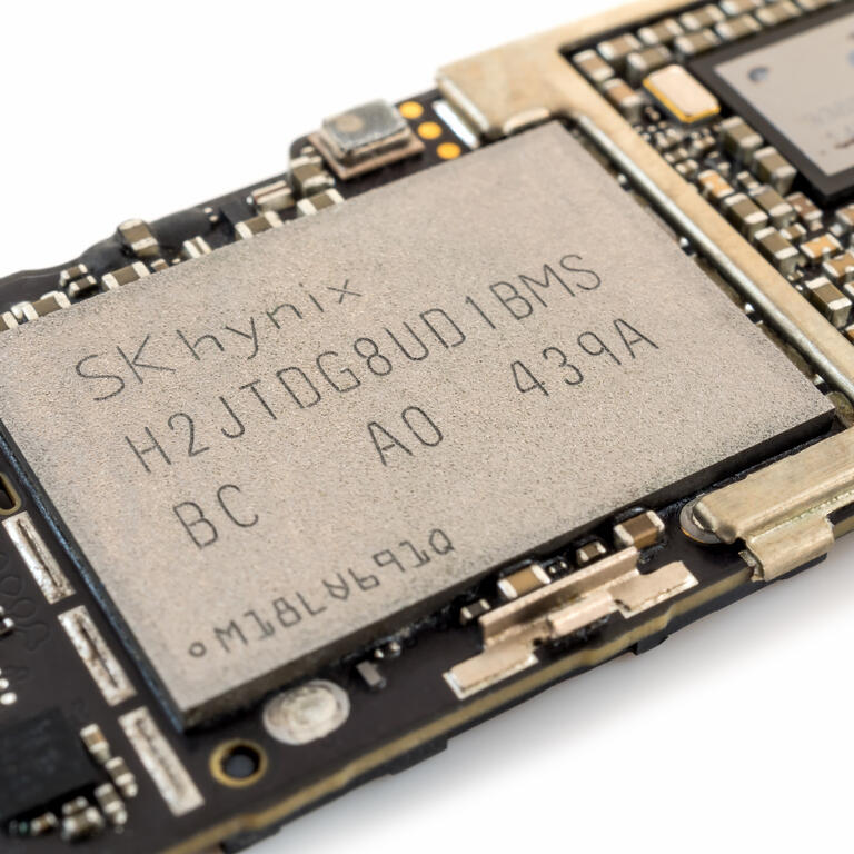 Xilinx gains amid report SK Hynix's purchase of Intel's NAND unit ...