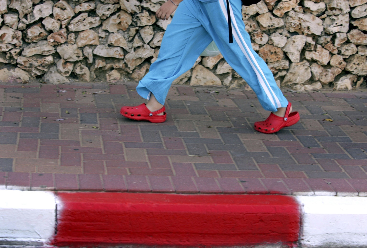 Crocs Stock: Buy Target $96 (NASDAQ:CROX) | Seeking Alpha