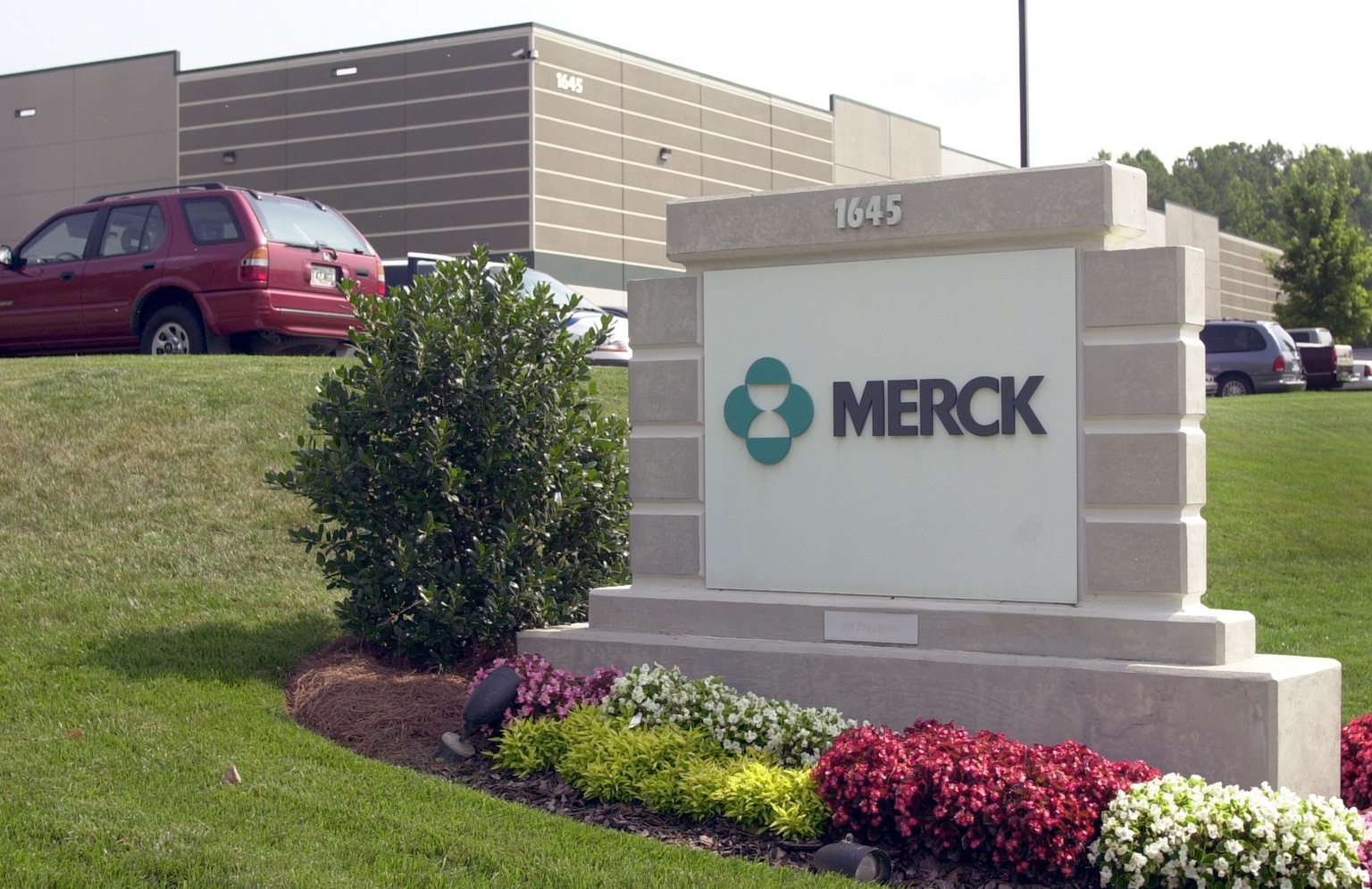 Merck's Keytruda meets primary endpoint in gastric cancer trial (NYSE ...