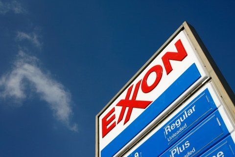 Exxon pulls offer to sell two initial Golden Pass LNG cargoes - Reuters ...