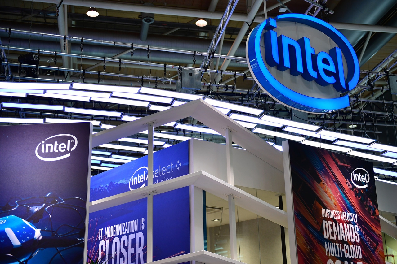 Intel to implement internal foundry model for customers, own chips ...