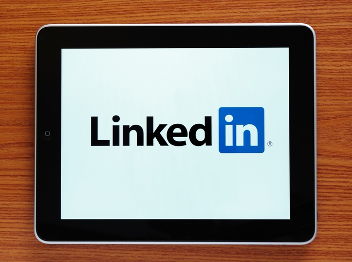 Social Media Profiles For Financial Advisors: LinkedIn | Seeking Alpha