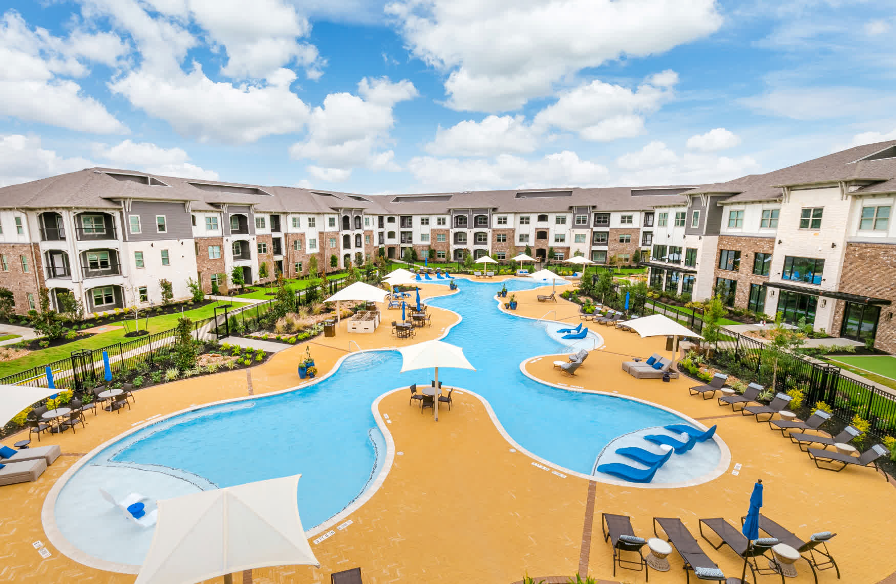 2 REITs That Pay Me $1,000 Each Month | Seeking Alpha